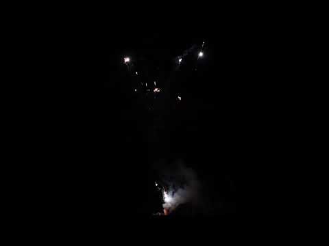 SCREAM 200 SHOT MISSILE BARRAGE – Freemo Fireworks